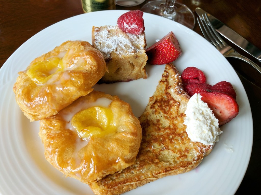 Edmonton Restaurant Review: The Harvest Room (Full Breakfast Buffet ...